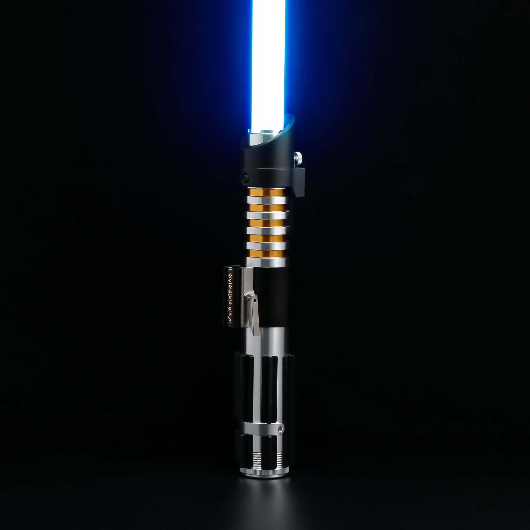 Elzar Mann Lightsaber – Innovative, Durable & Elegant Combat Saber